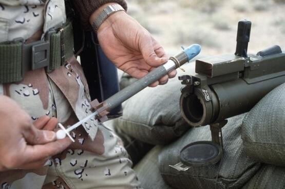 打完就扔，壕无人性——美国M72 LAW单兵火箭筒 [轻武器科普] - 哔哩哔哩