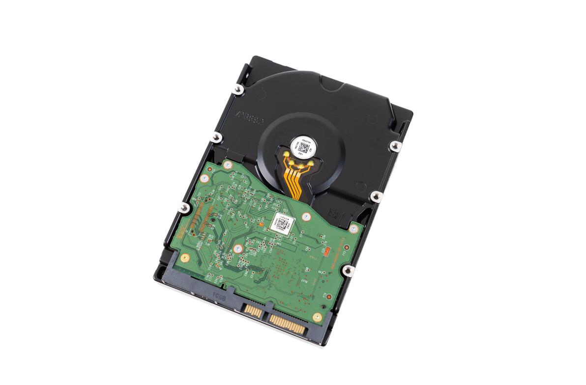 Western Digital西数WD Red Plus WD80EFZZ 8TB开箱评测 - 哔哩哔哩