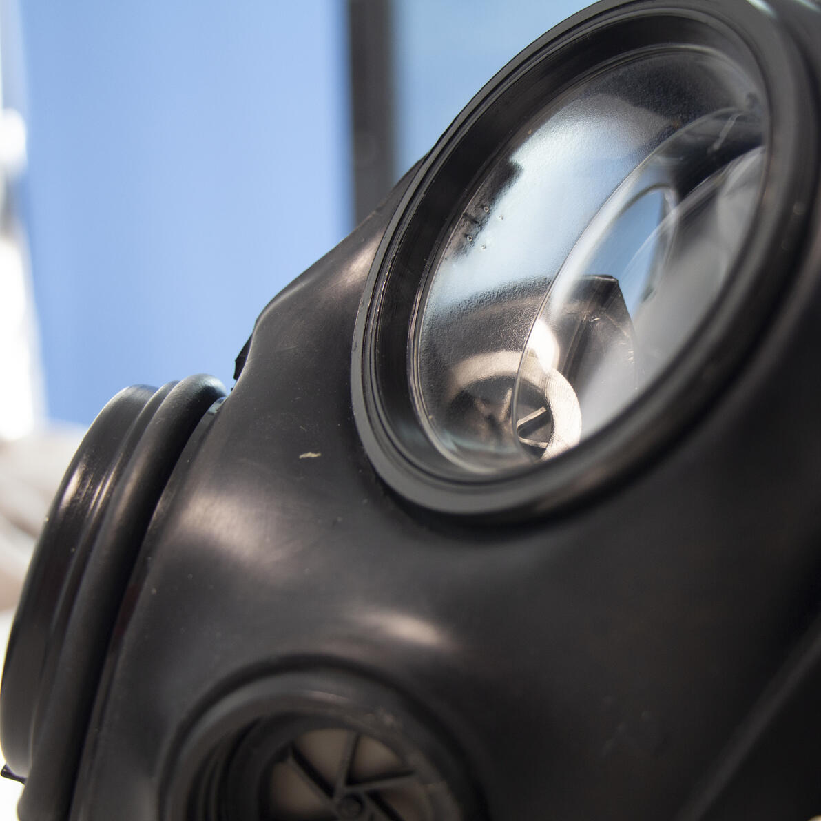 送给香港人民的见面礼！FMJ08型防毒面具 - 哔哩哔哩