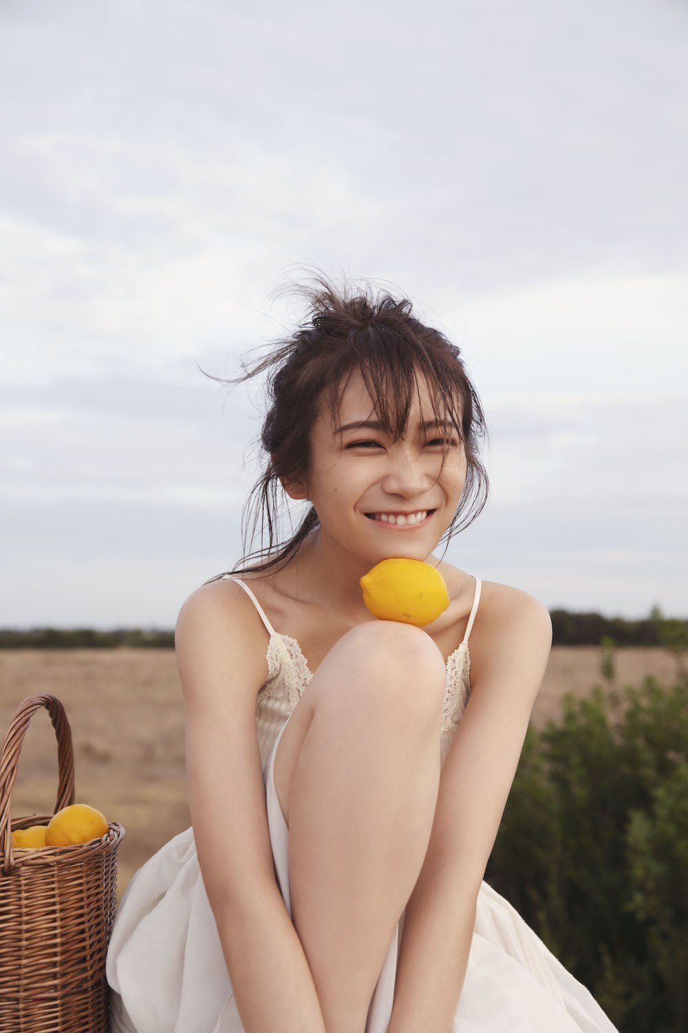 乃木坂46秋元真夏第二本個人寫真集搶先看照片再度公開 哔哩哔哩