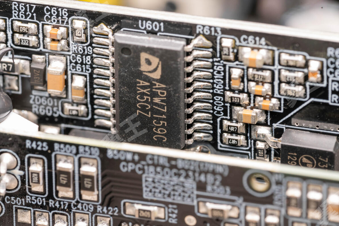 做工用料都挺好，就是性能不达标，艾湃电竞GTR-850M拆解评测 - 哔哩哔哩