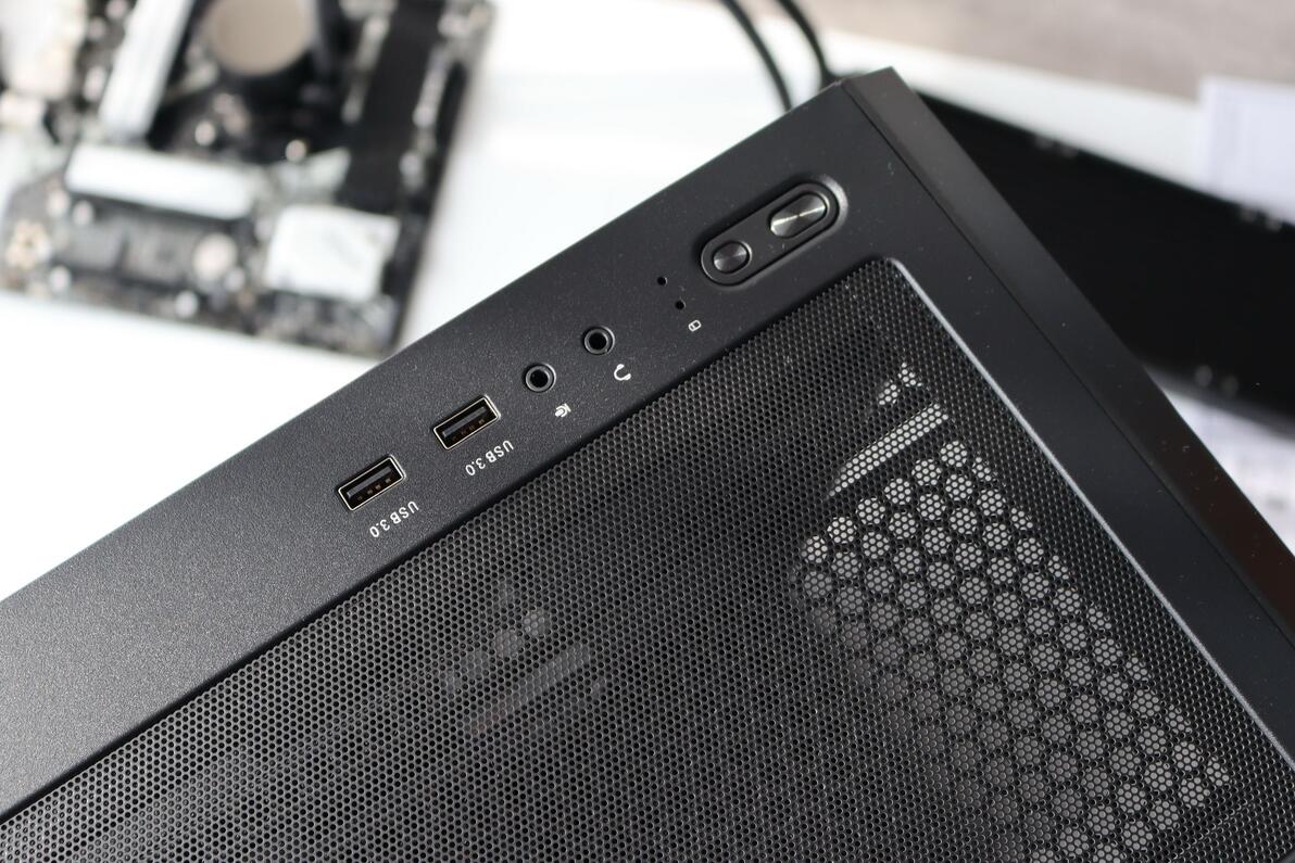 当锐龙5700G遇到魔改40HX，双显卡成就达成，跑分127万如此简单 - 哔哩哔哩