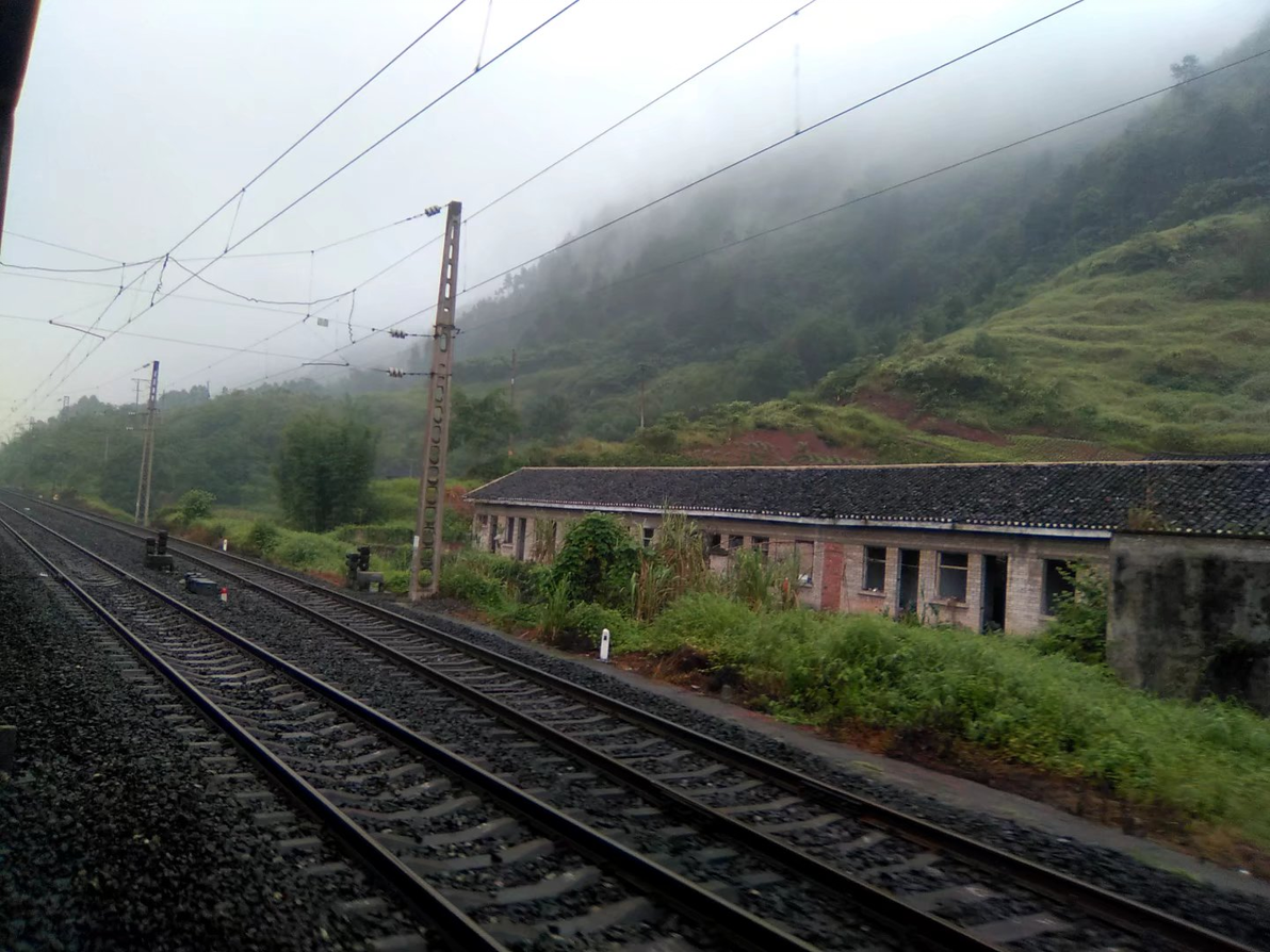 内六铁路5635次行记（景） - 哔哩哔哩