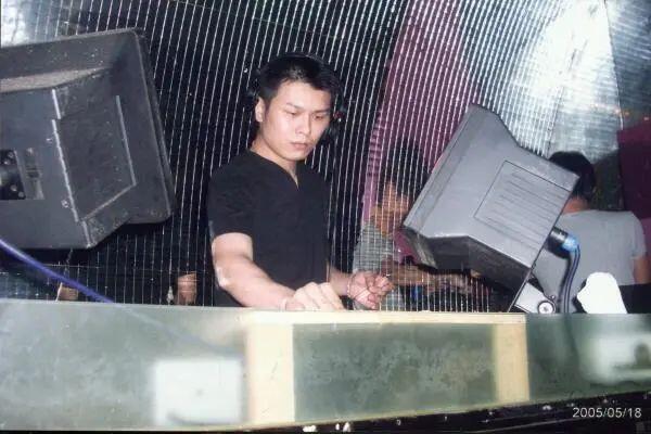 【DROPTALK·03】DJ WING：电子音乐文化需要在国内扎根 - 哔哩哔哩