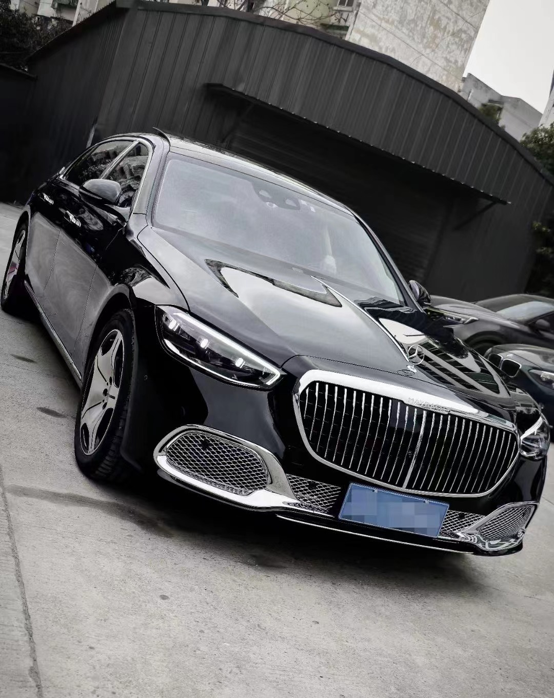 23款迈巴赫S480更换S680前部镀铬格栅，尽显奢华 - 哔哩哔哩