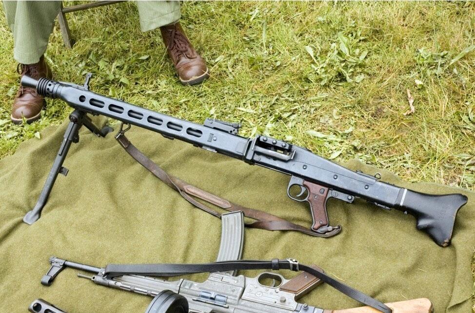 德三陆军装备介绍-机枪篇（MG08,MG30,MG13,MG15,MG17,MG34,MG42） - 哔哩哔哩