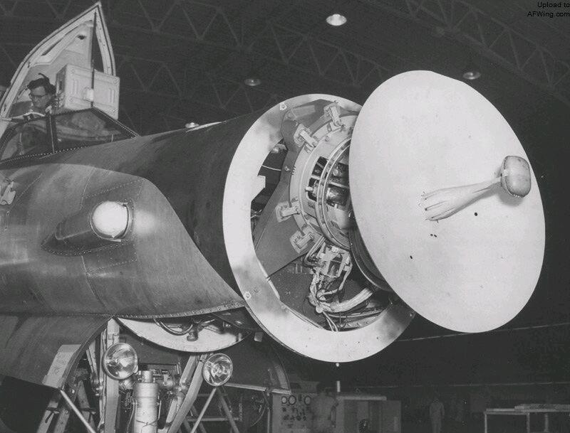 汤姆猫的好伙伴——AIM-54“不死鸟”远程空空导弹 - 哔哩哔哩