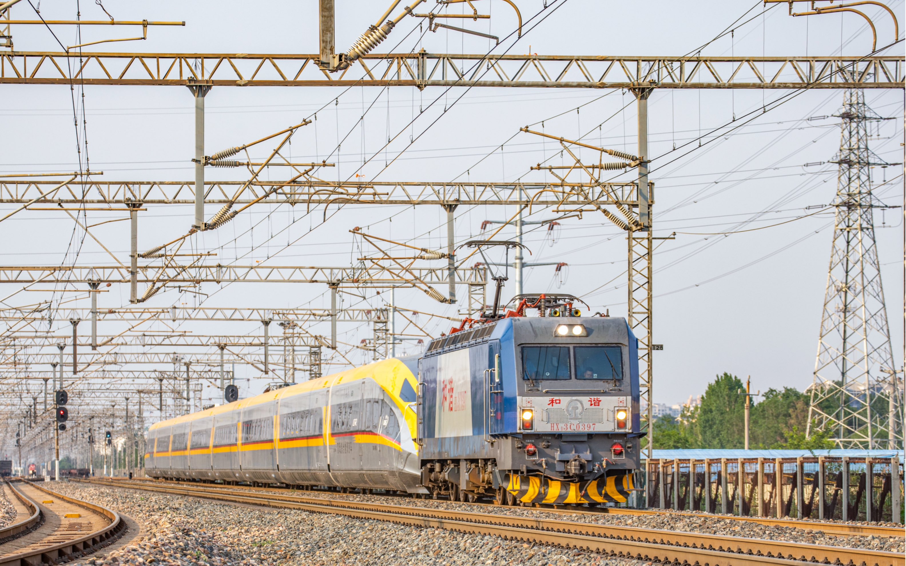 【科普】龙年说神龙-中国铁路总公司|复兴号CR400AF型高速电力动车组 - 哔哩哔哩