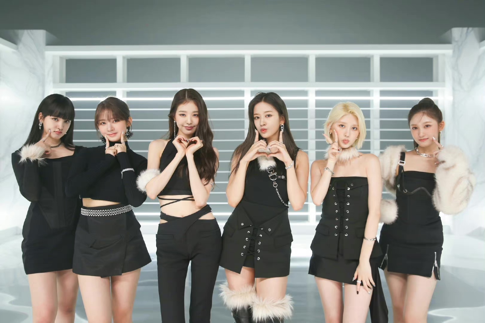 IVE连续29周进入Billboard Global排行榜！创造最长时间进入榜单纪录！ - 哔哩哔哩