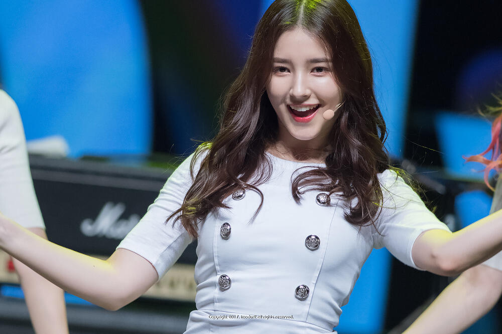 韩国女团MOMOLAND-NANCY的一些图片（50张） - 哔哩哔哩