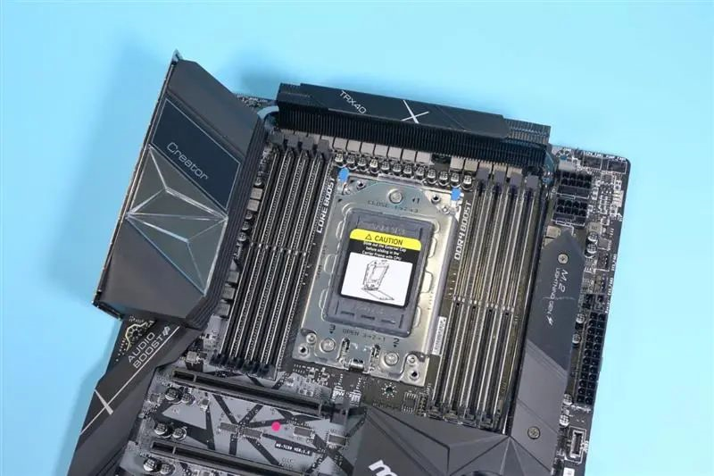 史上最强x86处理器！AMD Threadripper 3990X深度评测，数128个框框碾压一切！ - 哔哩哔哩