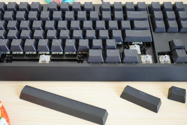 带调色盘的灯光盛宴——ikbc R410 RGB银轴机械键盘使用分享 - 哔哩哔哩