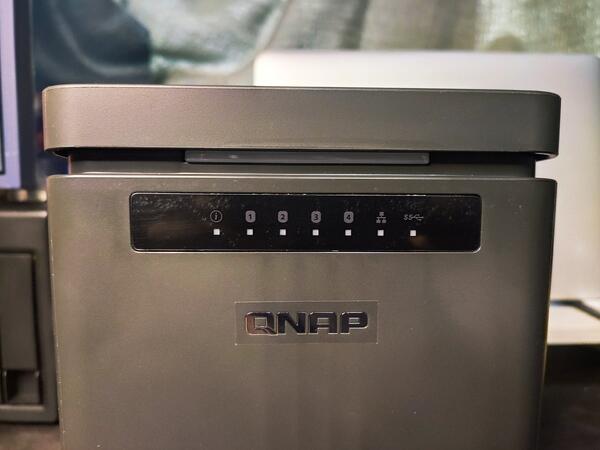 到底是不是闷罐？终极性价比成品NAS威联通TS-453DMini测试报告来了！ - 哔哩哔哩