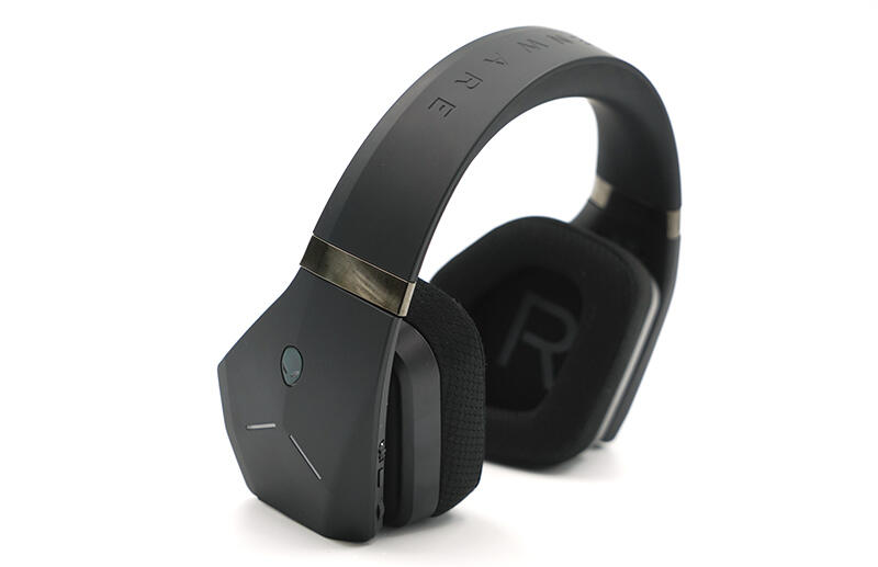 畅玩无拘束 Alienware AW988无线游戏耳机开箱评测 - 哔哩哔哩