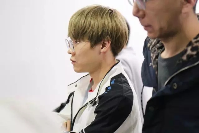 LOL：Zoom评价JDG两位打野选手，一番话直接道出了两人的不同 - 哔哩哔哩