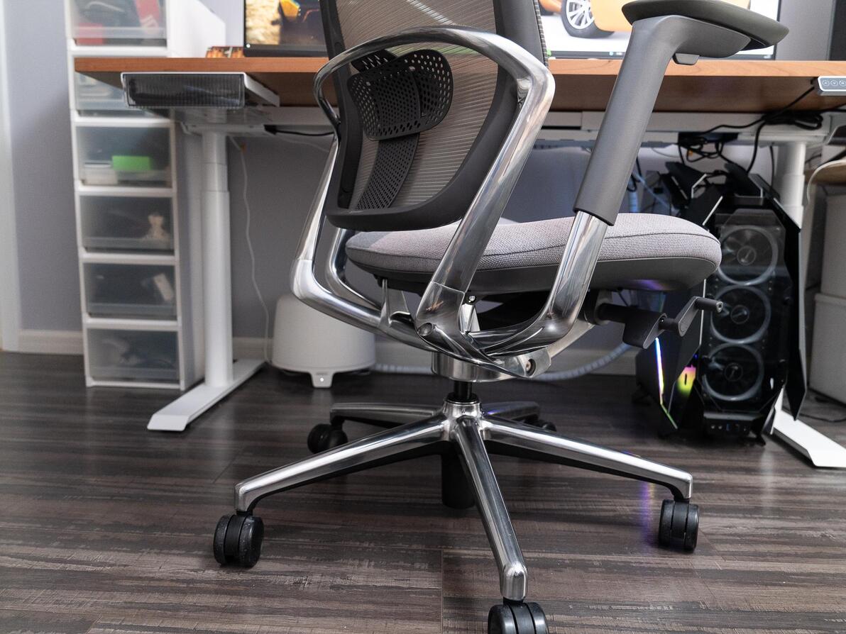 人体工学椅是智商税吗？不同档次价差那么大，到底该怎么选合适自己的人体工学椅？ - 哔哩哔哩