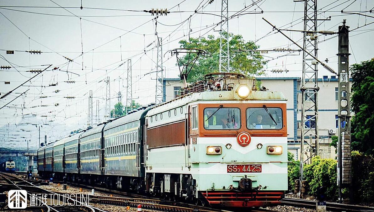 【通行线】CRH380AN上线投运！它背后的故事，是中国高铁的又一个里程碑 - 哔哩哔哩