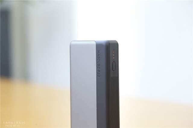 笔记本也能充，AOHi奥海3万毫安移动电源体验 - 哔哩哔哩