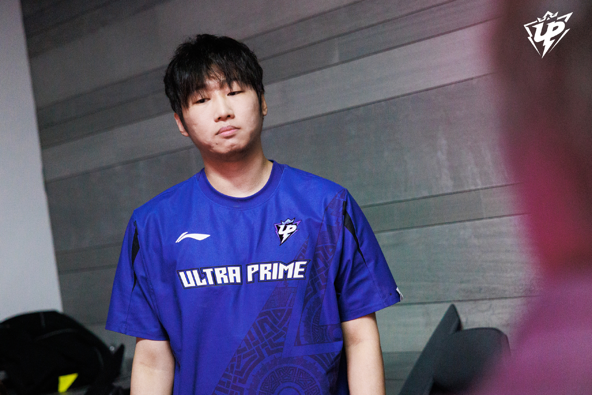 Ning直播透露：现在的脾气比之前打职业的时候好很多了，不知道明年会不会打？ - 哔哩哔哩