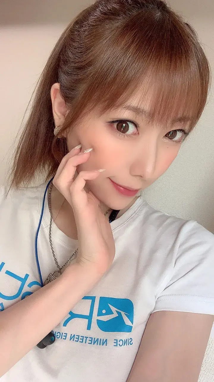明星档案 第131期 七海缇娜(七海ティナ)个人资料简介及作品写真图片！ - 哔哩哔哩