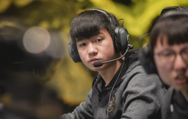 RNG人员调整，内部动荡会何去何从 - 哔哩哔哩