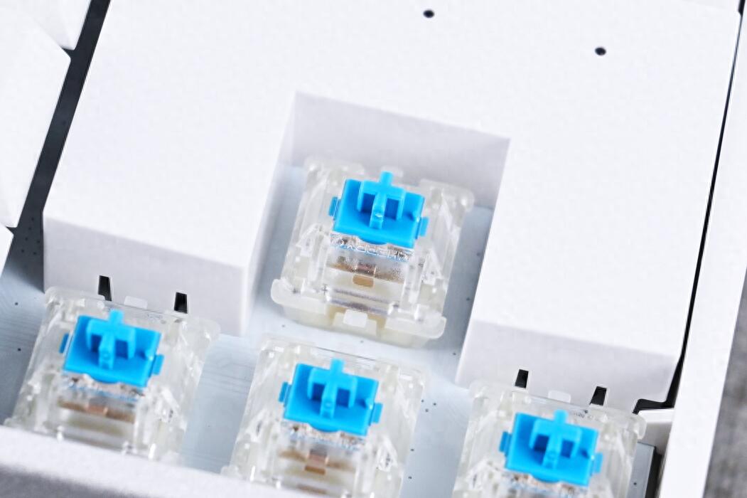 经典轴体有内味了，樱桃MX3.0 TKL RGB机械键盘开箱试玩 - 哔哩哔哩