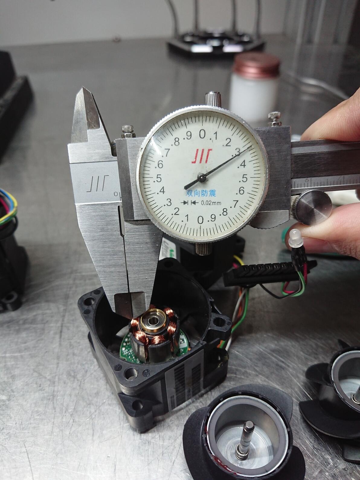 Nidec UltraFlo 4cm 12V 2.79A 3.52A 风机拆解及杂交 - 哔哩哔哩