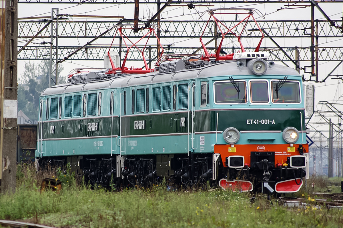 【科普】波兰国家铁路第二款两节固定重联干线电力机车——ET41型电力机车 - 哔哩哔哩