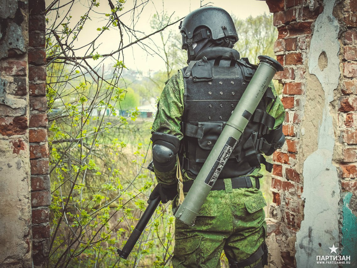 俄罗斯一次性火箭筒概览——RPG18/22/26/27 - 哔哩哔哩