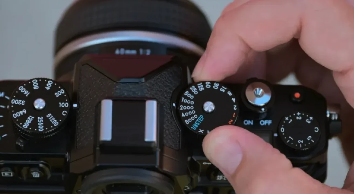 机闻速递：尼康Zf和Z6III相机谁更胜一筹？今年相机销量问鼎顶峰？ - 哔哩哔哩