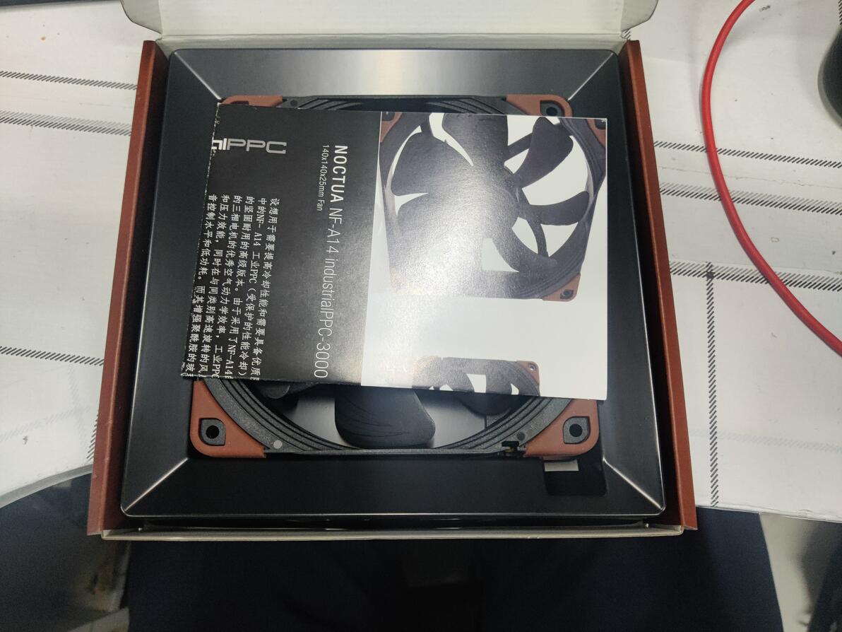 NF-A14 industrialPPC-3000 PWM评测 - 哔哩哔哩