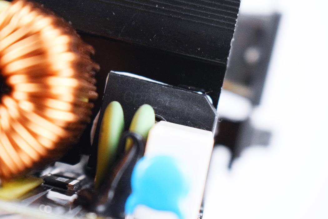 长城猎金部落F10 1000W电源开箱拆解：设计优秀的白金选择 - 哔哩哔哩