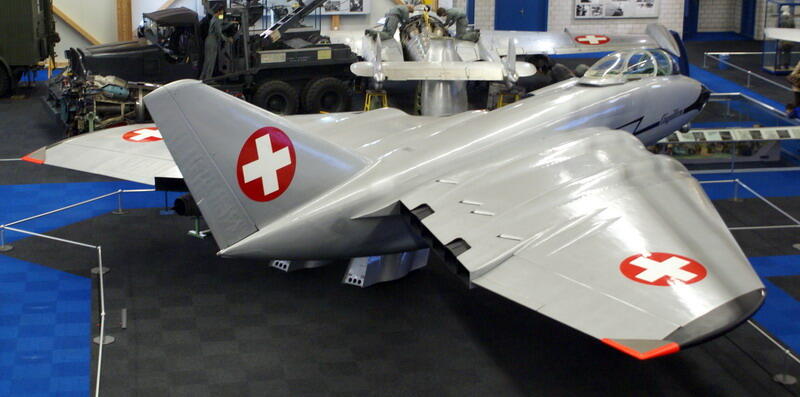命运多舛的瑞士P-16攻击机 - 哔哩哔哩