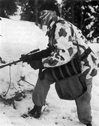 世界上最轻最准的轻机枪？新加坡Ultimax 100轻机枪解析（上） - 哔哩哔哩