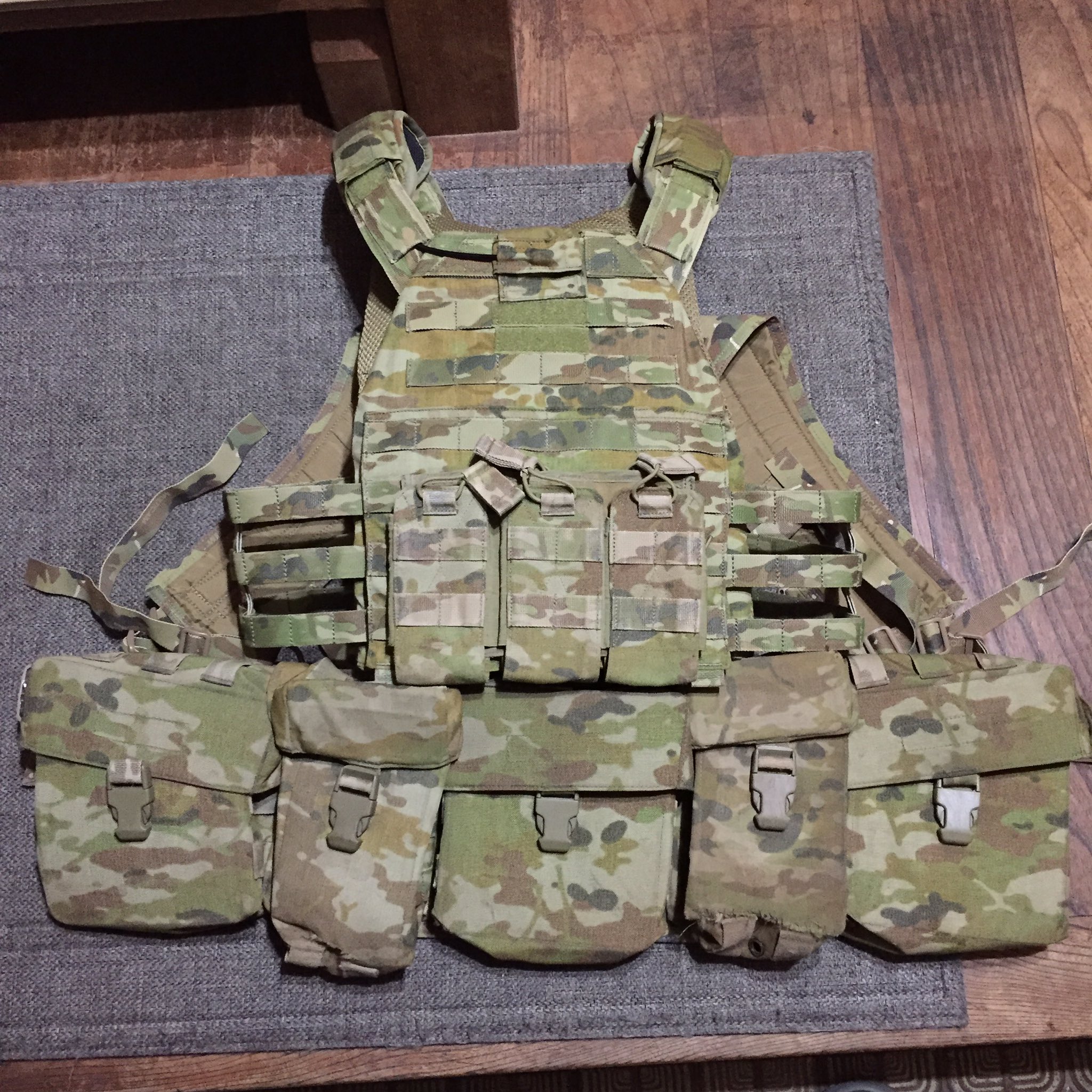 澳军TBAS防弹背心常见种类 - 哔哩哔哩