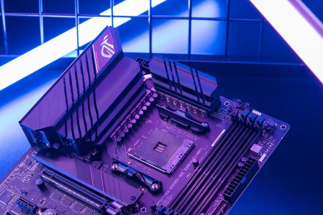 【电脑报评测】堆料堪称旗舰！华硕ROG STRIX B550-XE GAMING WIFI主板 - 哔哩哔哩