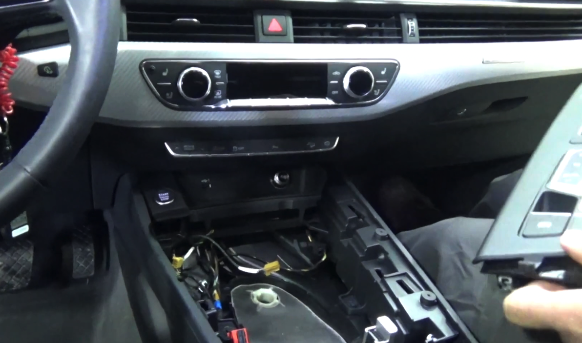 绝对硬货奥迪A4L(B9)中控MMI拆解教程 - 哔哩哔哩