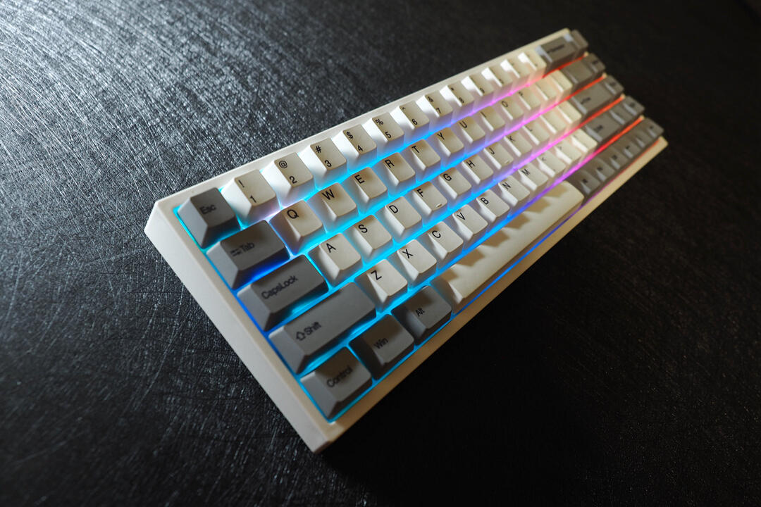 KEYDOUS NJ68机械键盘拆解评测 - 重新起航 - 哔哩哔哩