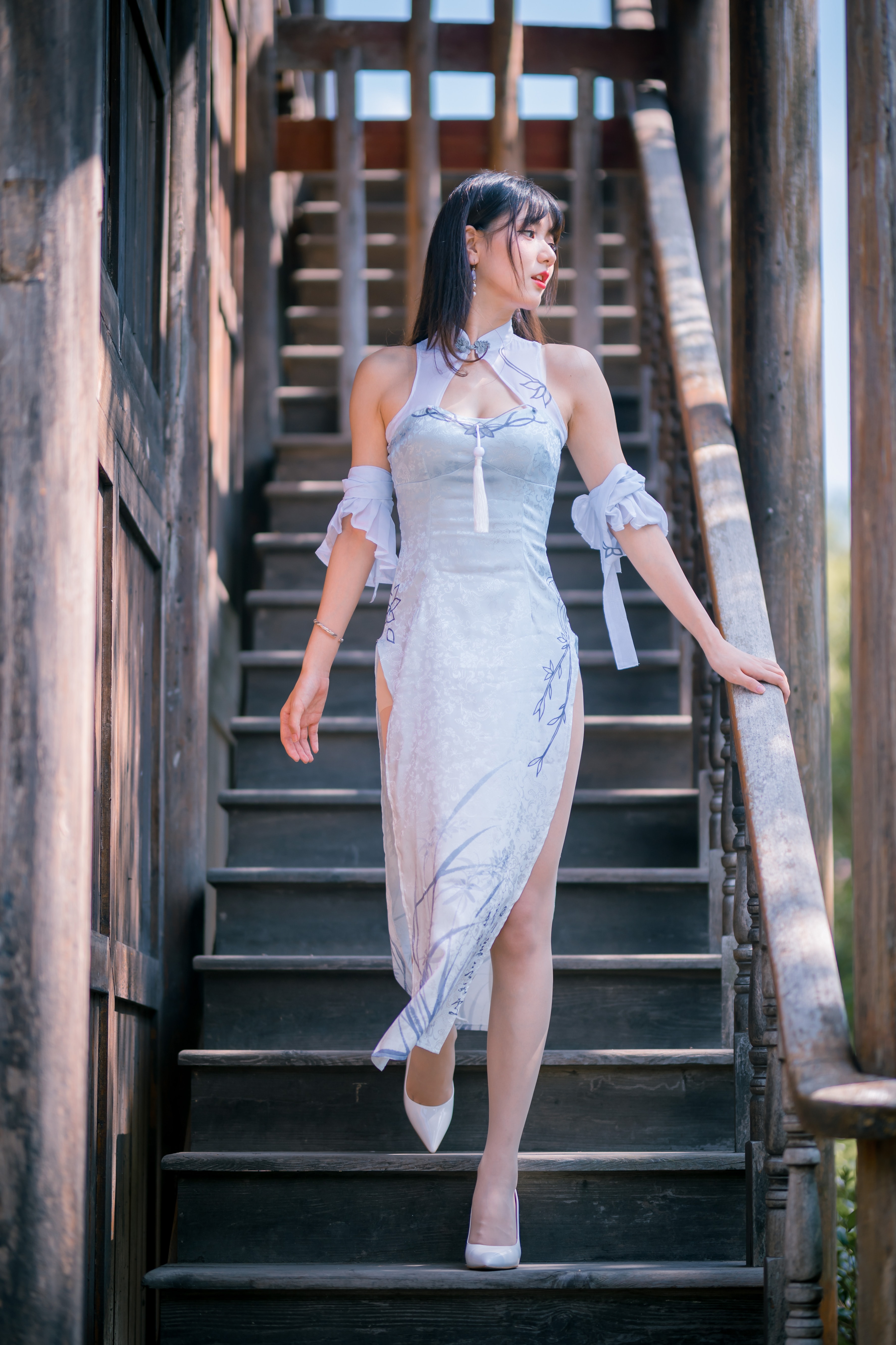 写真丨Kyokyo沉迷汉堡王 - 蓝色旗袍 - 哔哩哔哩