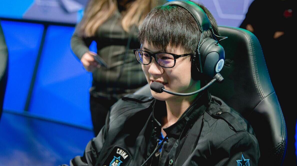 Deft谈和Meiko的初遇，曾经的小学生已是LPL的首位大满贯选手 - 哔哩哔哩