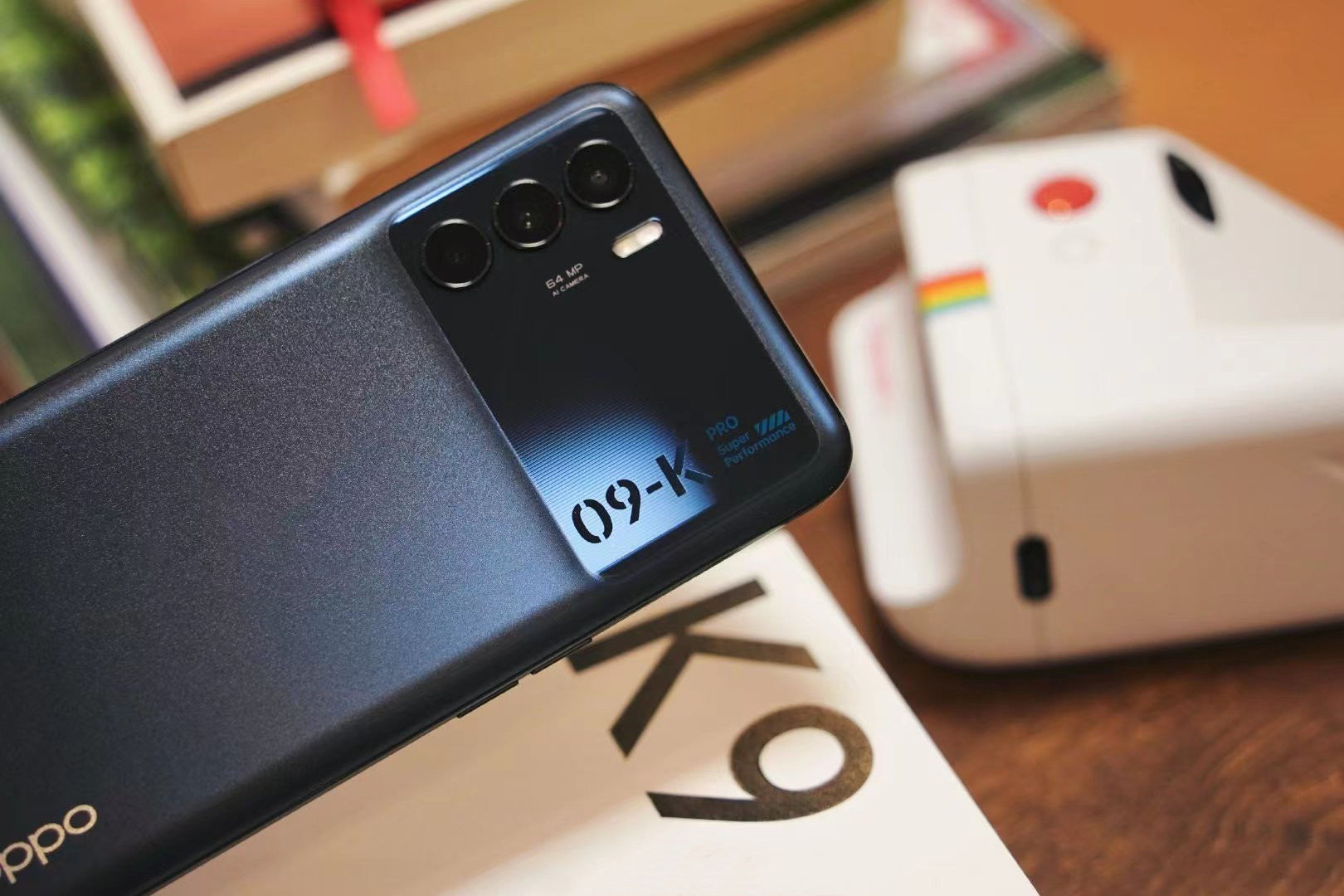 OPPO也玩性价比！6nm芯片+60W+256GB，6400万三摄手机价格亲民 - 哔哩哔哩