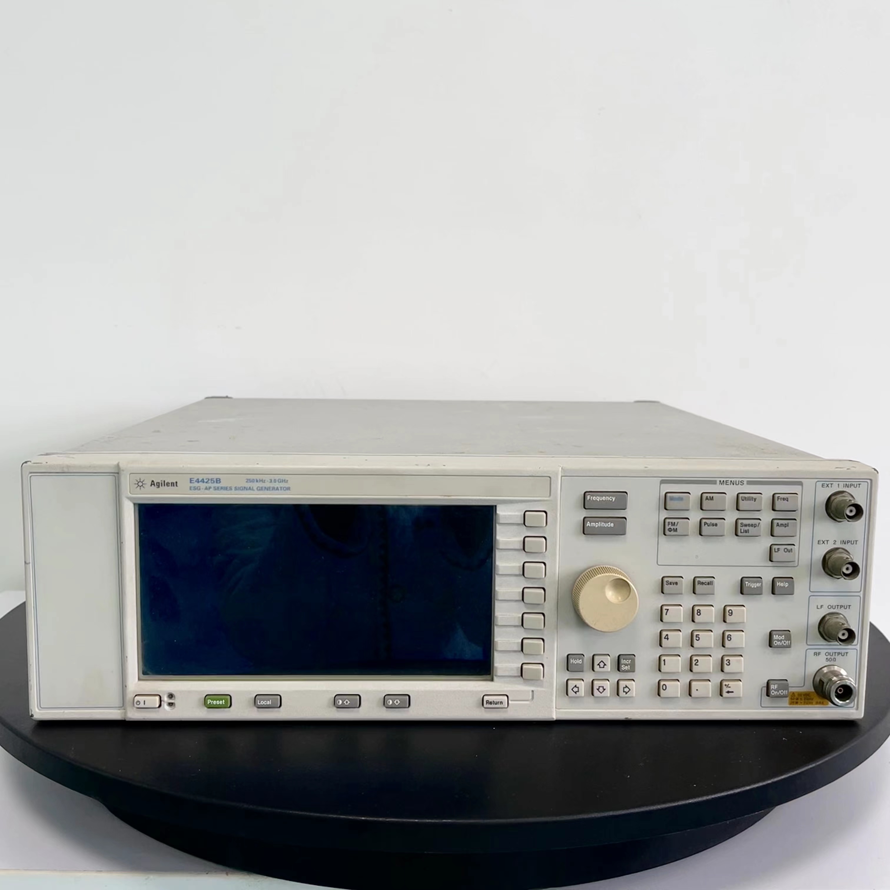 安捷伦E4425B信号发生器 - 哔哩哔哩