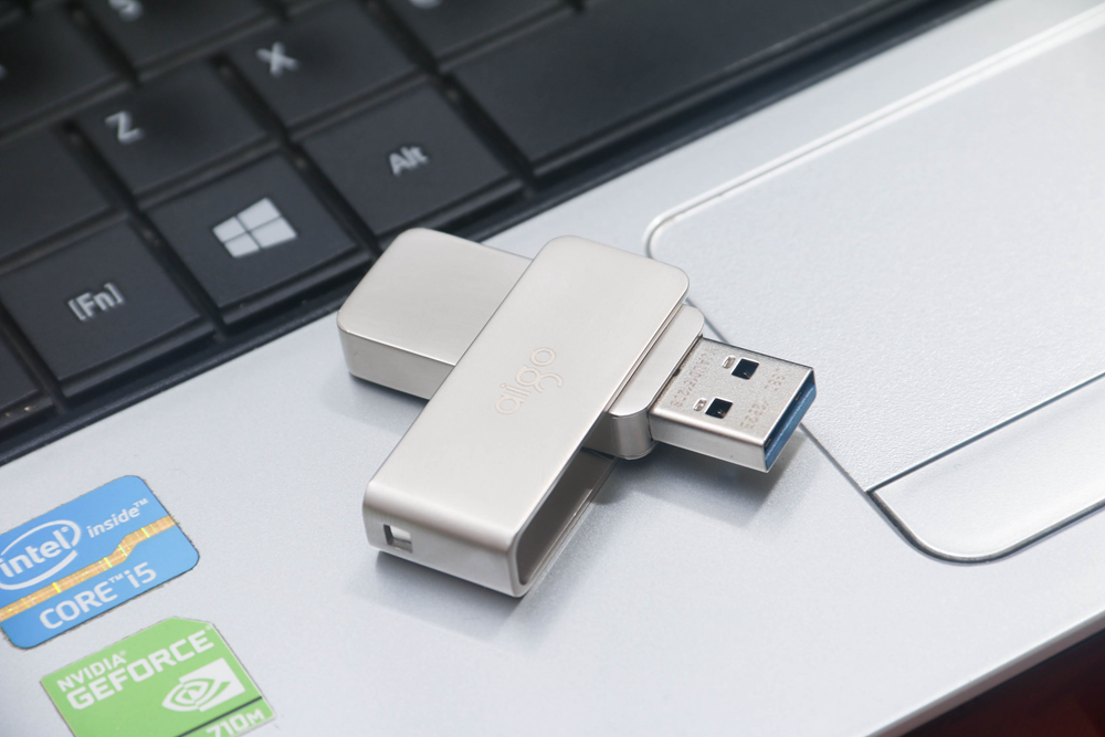 首款40nm“中国芯”U盘再提速！128GB爱国者aigo U330体验 - 哔哩哔哩