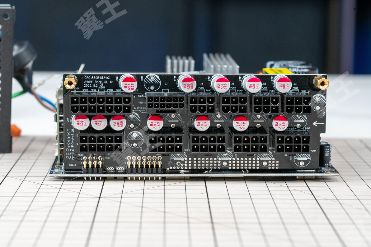 做工用料都挺好，就是性能不达标，艾湃电竞GTR-850M拆解评测 - 哔哩哔哩