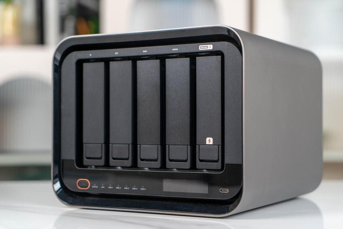 安全好用的NAS，非联想个人云X1s莫属 - 哔哩哔哩