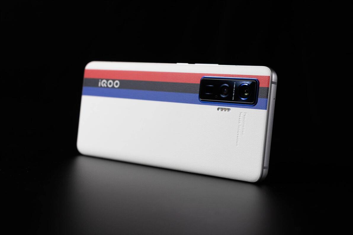 我才是蓝厂的旗舰机嗒——iQOO5 Pro 评测 - 哔哩哔哩