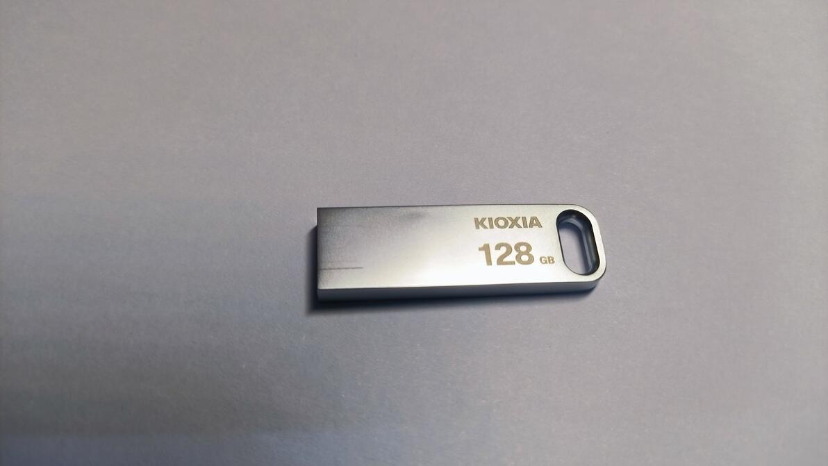 【评测】铠侠U366 128G U盘简单测评 - 哔哩哔哩