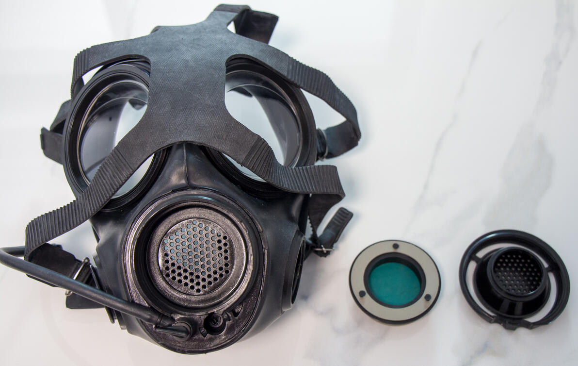 送给香港人民的见面礼！FMJ08型防毒面具 - 哔哩哔哩