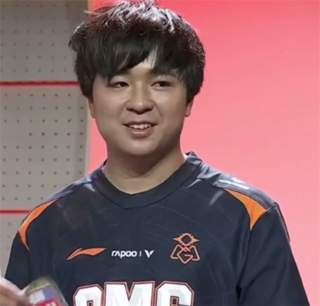 一个敢问一个敢答，shanji回应亮表情：很正常，私下关系都挺好的 - 哔哩哔哩