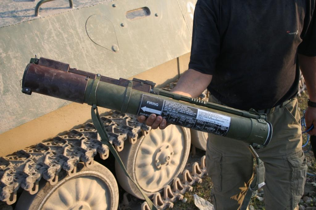 俄罗斯一次性火箭筒概览——RPG18/22/26/27 - 哔哩哔哩